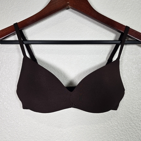 SKIMS | Intimates & Sleepwear | Skims Wireless Form Push Up Plunge Bra ...